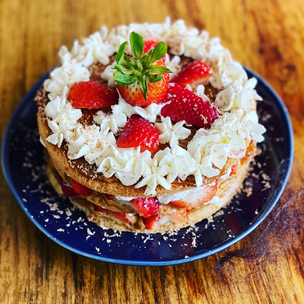 Strawberry Bruselina Cake – Latin Bakery Austin